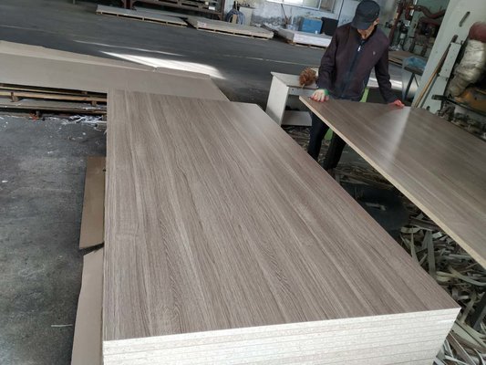 Manufacturers Price 9-25mm pure Melamine particle board For Sale supplier