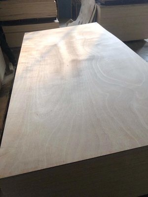 High quality cheap price multiple thickness kitchen cabinet usage Okoume veneer poplar fancy plywood supplier
