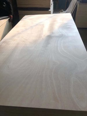 High quality cheap price multiple thickness kitchen cabinet usage Okoume veneer poplar fancy plywood supplier