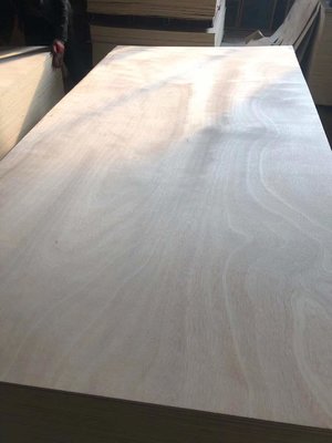 High quality cheap price multiple thickness kitchen cabinet usage Okoume veneer poplar fancy plywood supplier