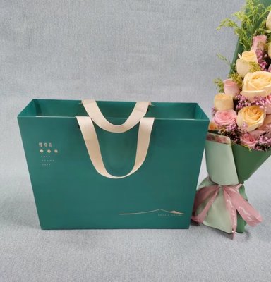 Custom Luxury Gift Garment Paper retail shopping bags