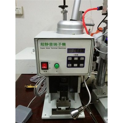 China Terminal Crimping Machine For G13 T8 LED Tube Bulb Cap With Perfect Crimping supplier