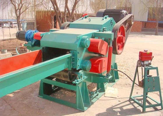 Rotary Drum Wood Chipper Machine , Wood Shredder Machine With Base Frame Design