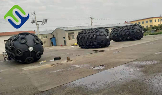 Floating Pneumatic fender for ship to ship