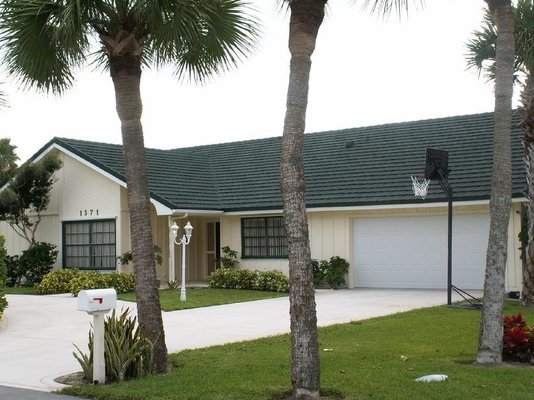Concealed Fasteners for Beauty and Weathertightness Residential Metal Roofing