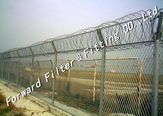 Barbed Pvc Coated Fence Net Good Coordination With Environment
