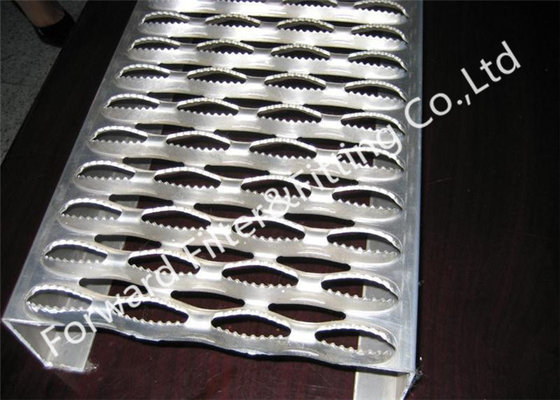 2440*1220 Crocodile mouth anti-skid perforated Metal sheet for interior decoration