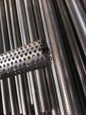 SUS304 / 304L SS Perforated Metal Tube , Filtration / Separation Tubes For Water Treatment