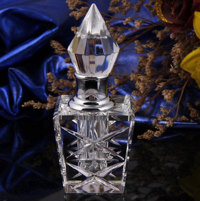 Customized Vintage Crystal Perfume Bottles Silk-Screen Printing Surface