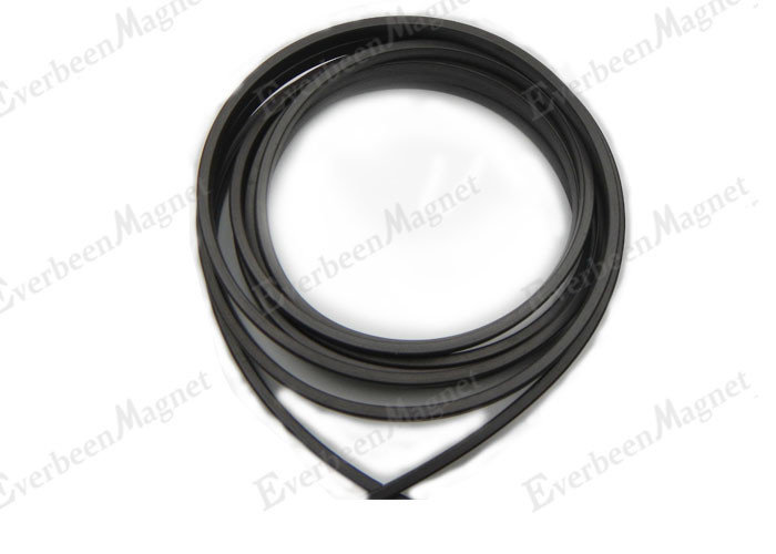 Thin Sticky White Magnetic Strips Vinyl Coating , 1 / 32 " Thickness Magnetic Rubber Strip