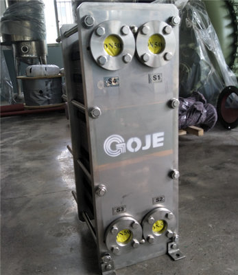 Refinery Evaporator PHE Heat Exchanger , Plate Type Cooler For Juice Milk Concentration