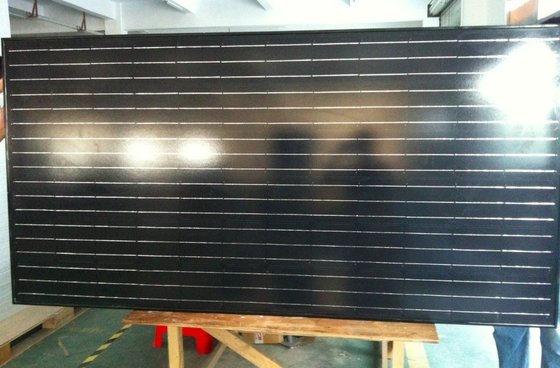 Unique Solar Energy Panels 205W , Commercial Solar Cells 25 Years Long Span