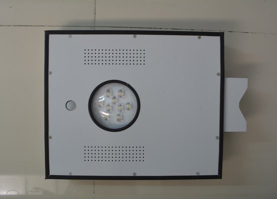 8W Super Bright All In One Solar Light 12V / 24V LED Lamps Eco Friendly