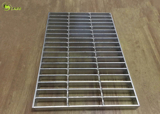 Water Drain Hot Dip Galvanized Catwalk Grid Stair Treads Steel Grating Floor supplier