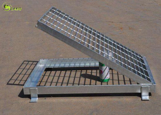 Hot Dip Galvanized 80 Micron Steel Bar Grating Serrated Gird Step Stair Floor supplier