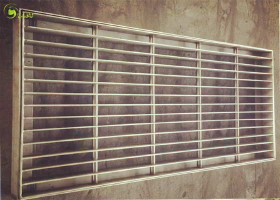 Hot Dip Galvanized Riveted Steel Bar Lattice Gratings Weight Per Square Meter supplier