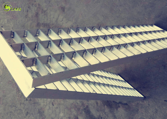 Pressure Locked Transverse Bar Trench Grate Embedded Frames Steel Grid Sheets supplier