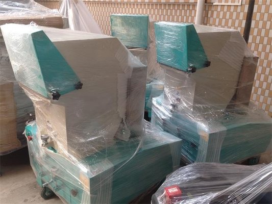 Stainless Steel Feeding Hopper Plastic Crushing Machine 100HP High Speed