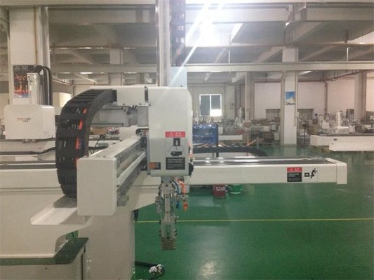Fully Industrial Robotic Arm AC Servo Motor Robot For Injection Molding Machines