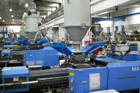 High Precision Masterbatch Volumetric Dosing Machine For Plastic Coloring