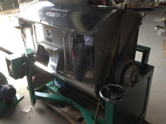 150Kg Mixing Capacity Tiltable Plastic Mixer Machine 100 Degree Horizontal Heating