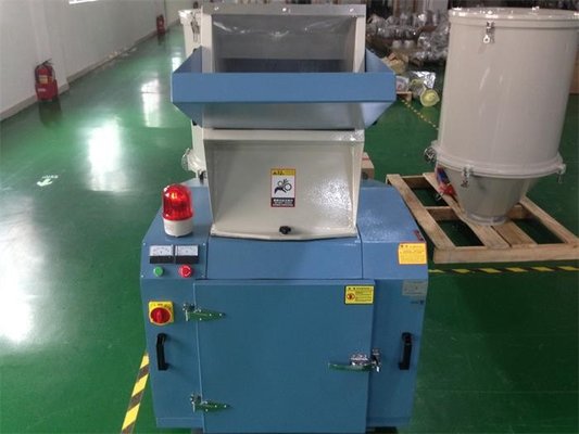 Power Isolator Installed Removable Plastic Crushing Machine Dual - Layers Storage Tank 20HP