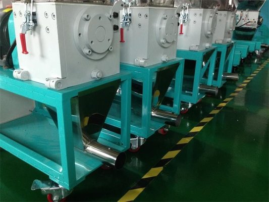 Plastic Crushing Machine For Recycling Plastic Resins / Plastic Bottle Grinding Machine
