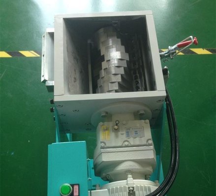 3HP Regin Engineering Plastic Crushing Machine Double Layers Feeding Hopper