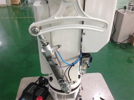 45°~90° Swing Arm Robot Manipulator External Single Interlock To IMM