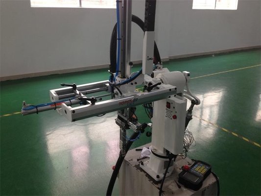 45°~90° Swing Arm Robot Manipulator External Single Interlock To IMM