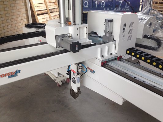 Linear Guide Way Cross Propelled Multi Axis Robot / AC Servo Pick And Place Robot