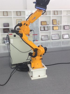 Compact Multifunction Small Industrial Robots For Picking And Carrying