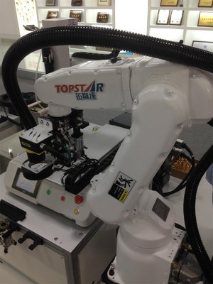 Six Axis Industrial Robot Automation Packing-line Solution For Stacking