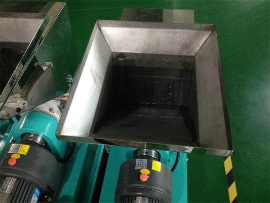 Shaf Gear motor Driven Defective Recycling Crusher 25~30RPM Low Speed