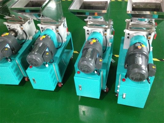 Funnel Recycling Non-mesh PC / ABS Plastic Crushing Machine Plastic Runner Mill