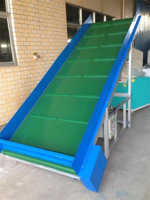 Product Delivery Inclined Belt Conveyor Modular Skid Resistance