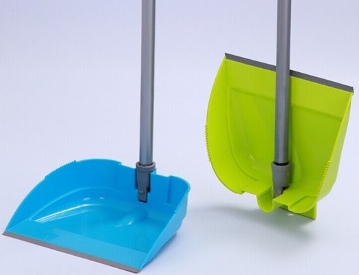 Collapsible Long Handle Dustpan Upright , plastic dustpan with 34 inch Wooden Handle