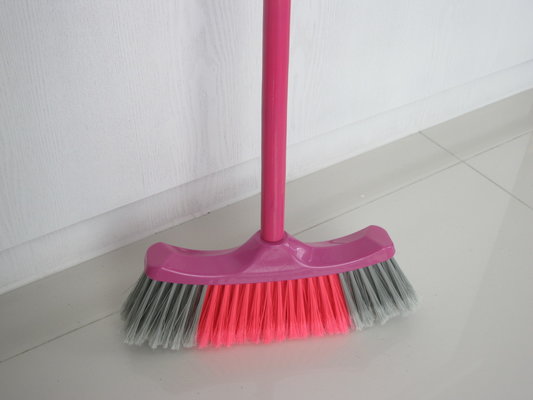 Deep cleaning Long lasting fibers Plastic Broom For Indoor floor clean