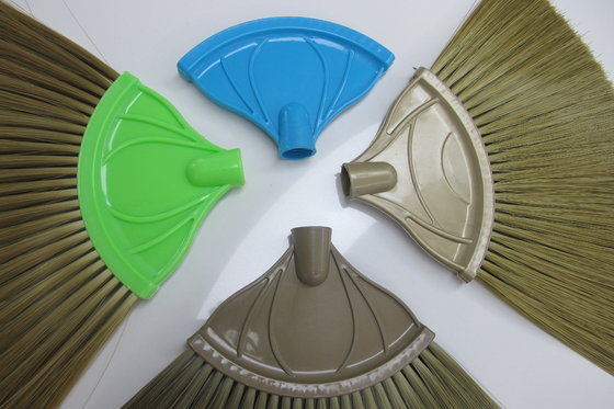 Telescopic Handle Roof Cleaning Brush Plastic Brooms Fan Shape with Long Bristles