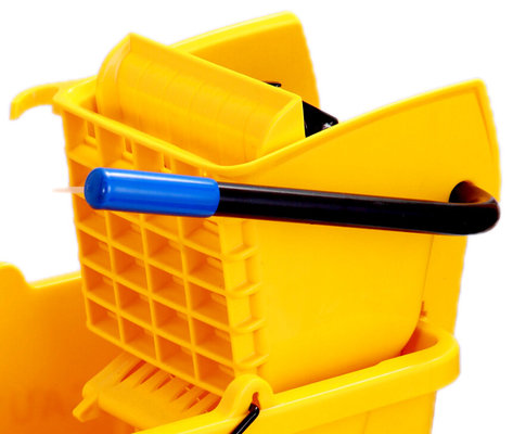 36L Commercial Press Mop Wringer Trolley With Pushing Handle / Four Wheels