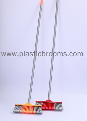 Helen Straight Plastic Brooms And Brushes /  Wooden Handle Scrub Brush