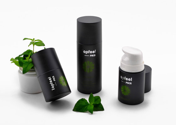 人のスキン ケアの包装のための30ml 50ml 100mlの黒く空気のない化粧品のびん