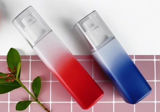 携帯用正方形ペット プラスチック シャンプーは明確な帽子が付いているシャンプー ディスペンサーのびんをびん詰めにします