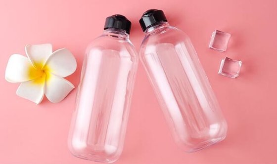 楕円形の明確なプラスチック シャンプーはフリップ帽子と耐久力のある注文色をびん詰めにします