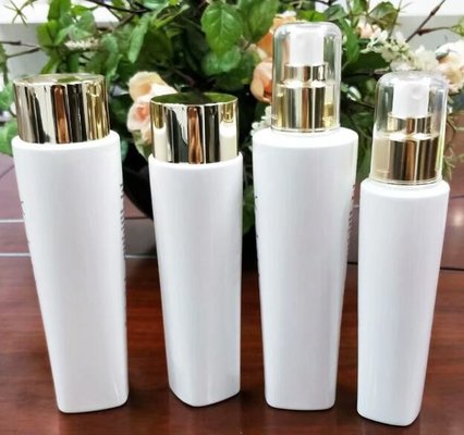 100ml 150ml 200mlの独特で白いペット プラスチック スプレーは専門のパッキングをびん詰めにします