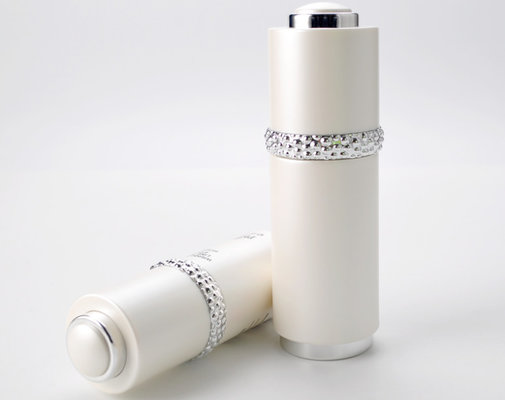 15ml 30mlの化粧品の点滴器は目の血清のための注文の点滴器のびんをびん詰めにします