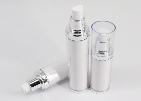 30ml 50mlのプラスチック圧搾の二重壁空気のないポンプびん