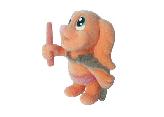 I piccoli giocattoli animali affollati unici di plastica lisciano le figure canine realistiche del cane di piccola taglia
