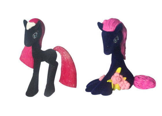 Giocattoli animali affollati divertenti dell'OEM, coda rossa di 6cm - di 5cm i miei piccoli animali del cavallino