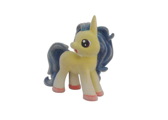 La plastica raccoglibile gialla si è affollata il mio piccolo cavallino piccolo per il regalo dei bambini
